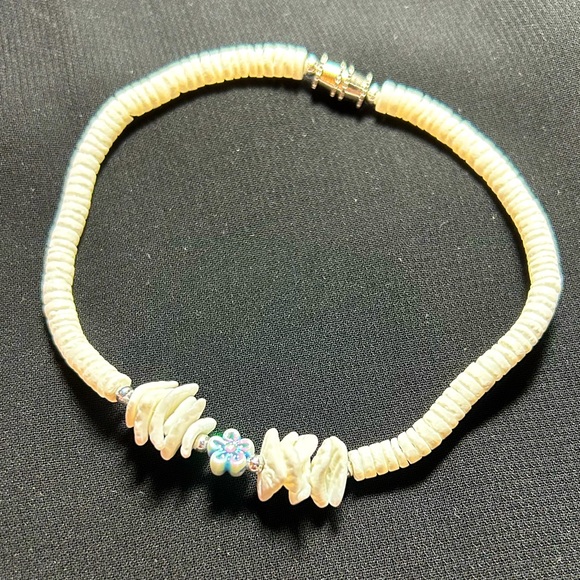 Vintage | Jewelry | Vtg White Puka Shell Bracelet With Barrel Clasp And ...